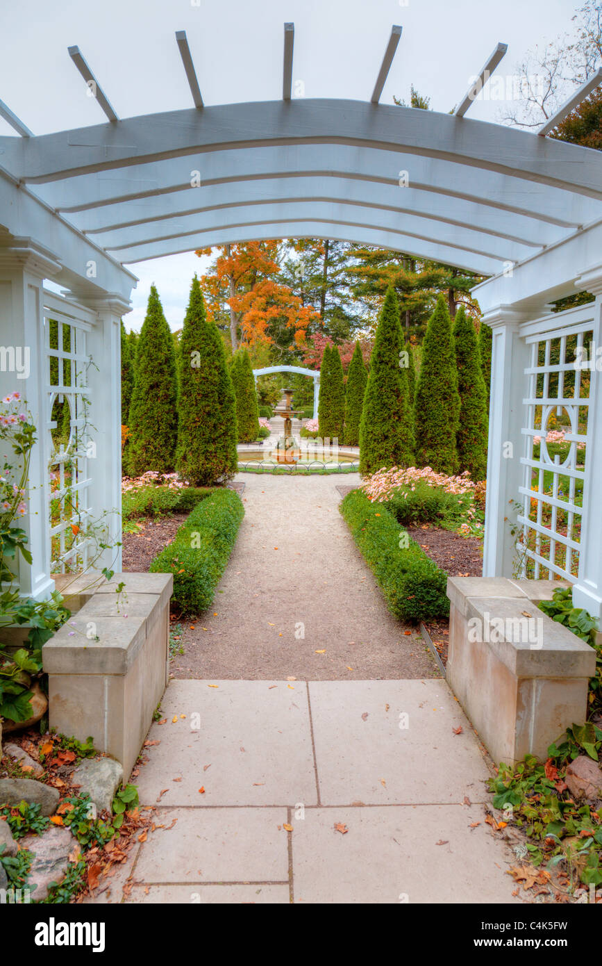 Pergola hi-res stock photography and images - Alamy