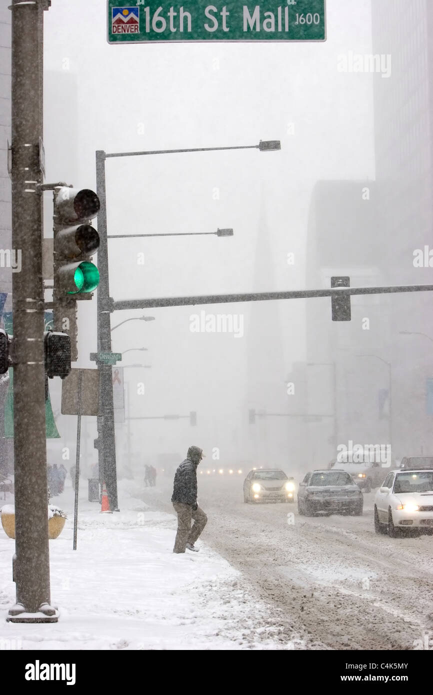 Cross over a street hi-res stock photography and images - Alamy