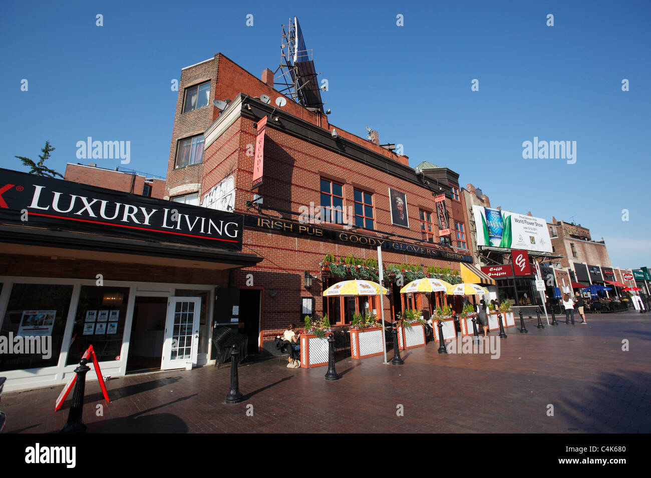 Wide sidewalk and buildings in the North End neighborhood of Boston ...