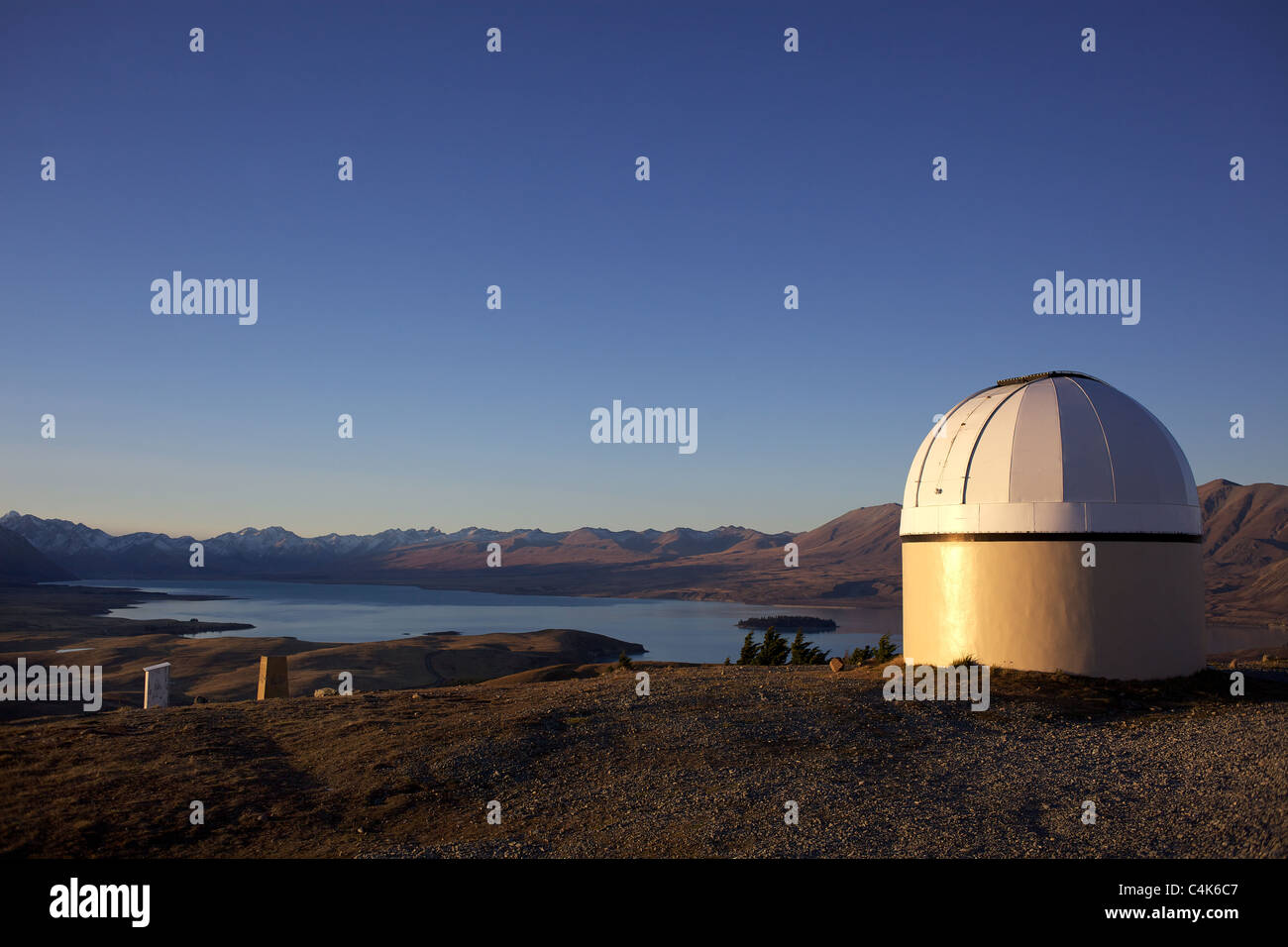 Mount John University Observatory atop of Mount John overlooking Lake ...
