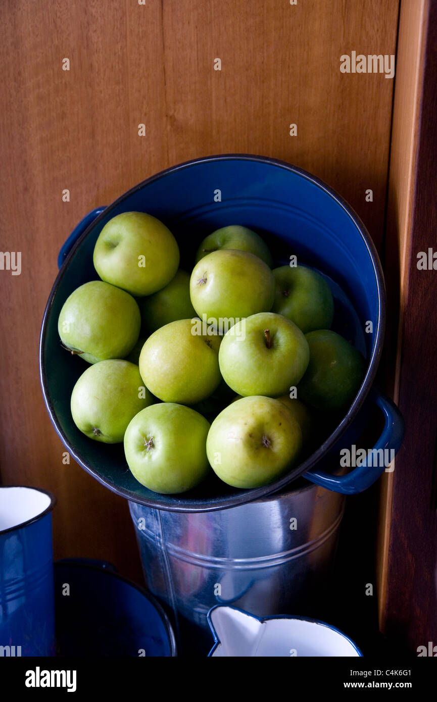 green apples on display Stock Photo - Alamy