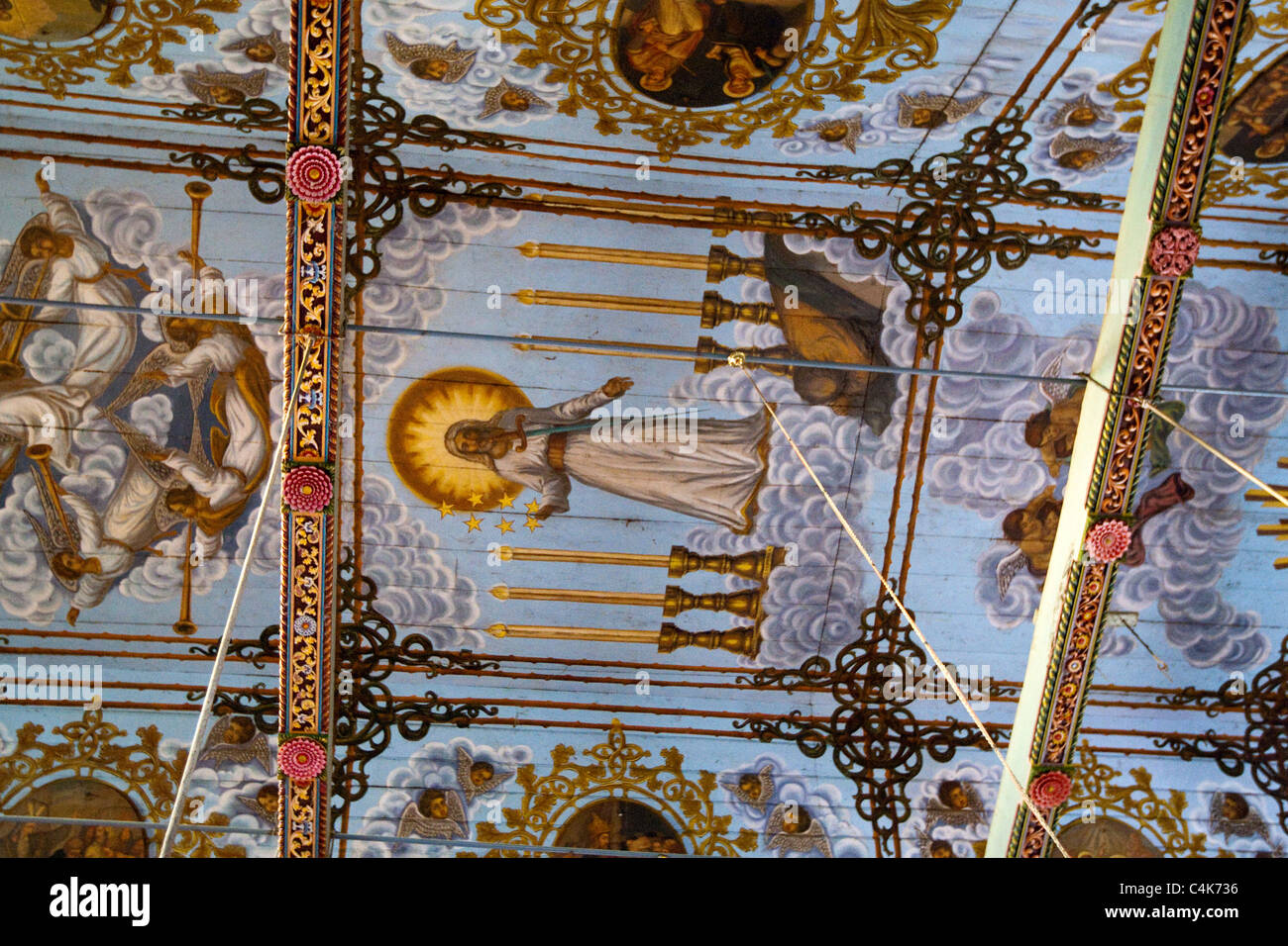 Interior, St. Mary's Champakulum Church, Valia Palli, backwaters of ...