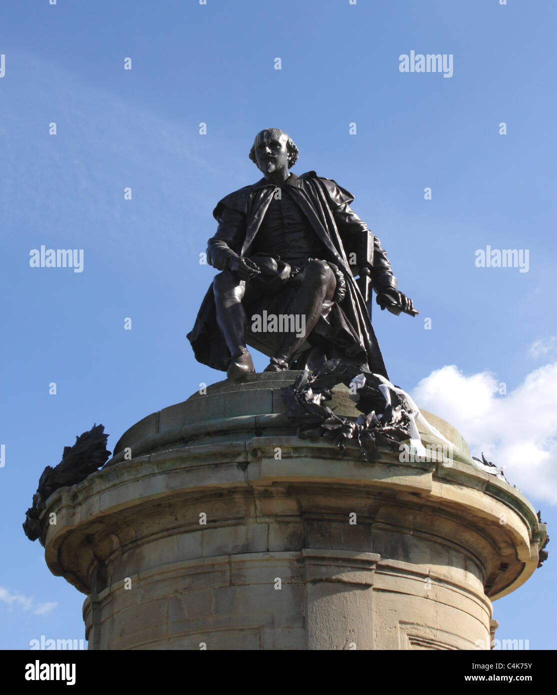 Statue of William Shakespeare Stratford Upon Avon Warwickshire Stock ... Statue of William Shakespeare Stratford Upon Avon Warwickshire Stock ...