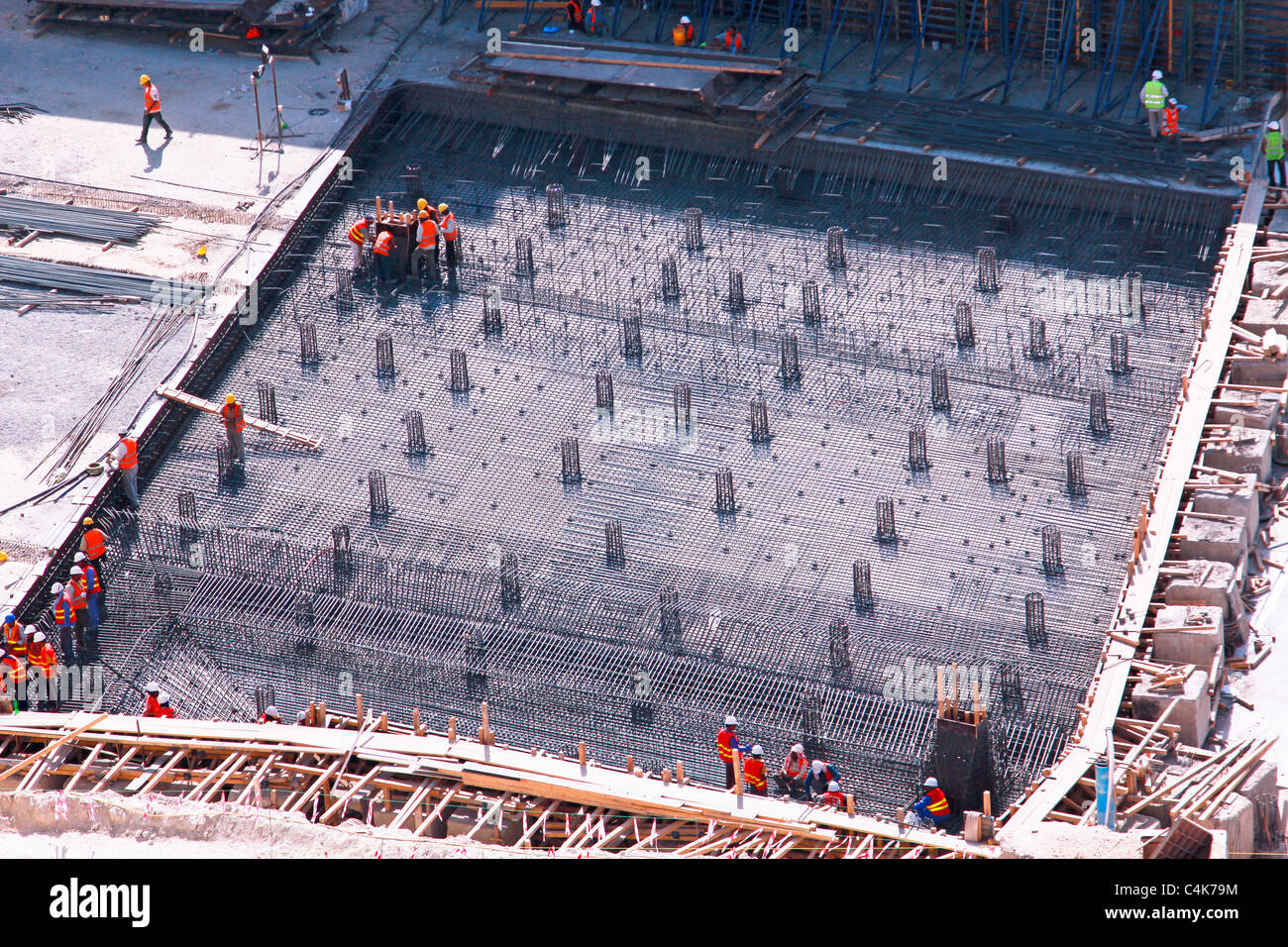 Huge constructions hi-res stock photography and images - Alamy