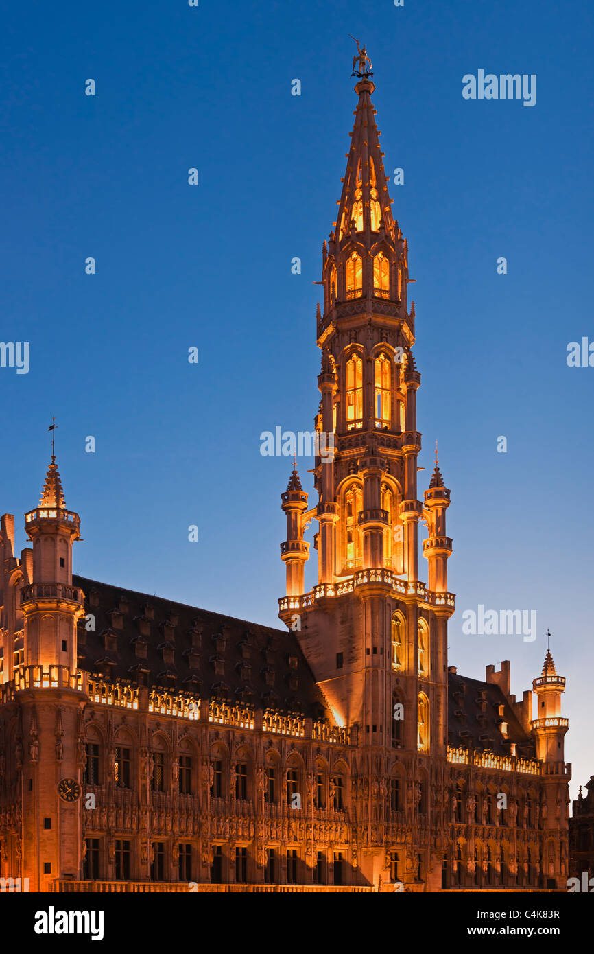 1402 built guildhall in gothic hi-res stock photography and images - Alamy
