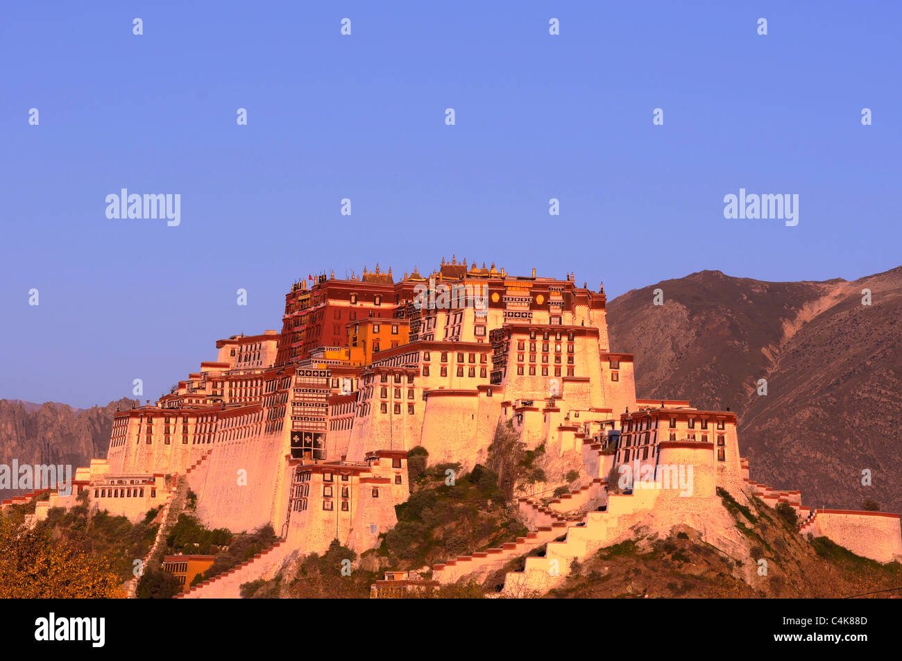 Landscape of the famous Potala Palace in Lhasa,Tibet Stock Photo - Alamy
