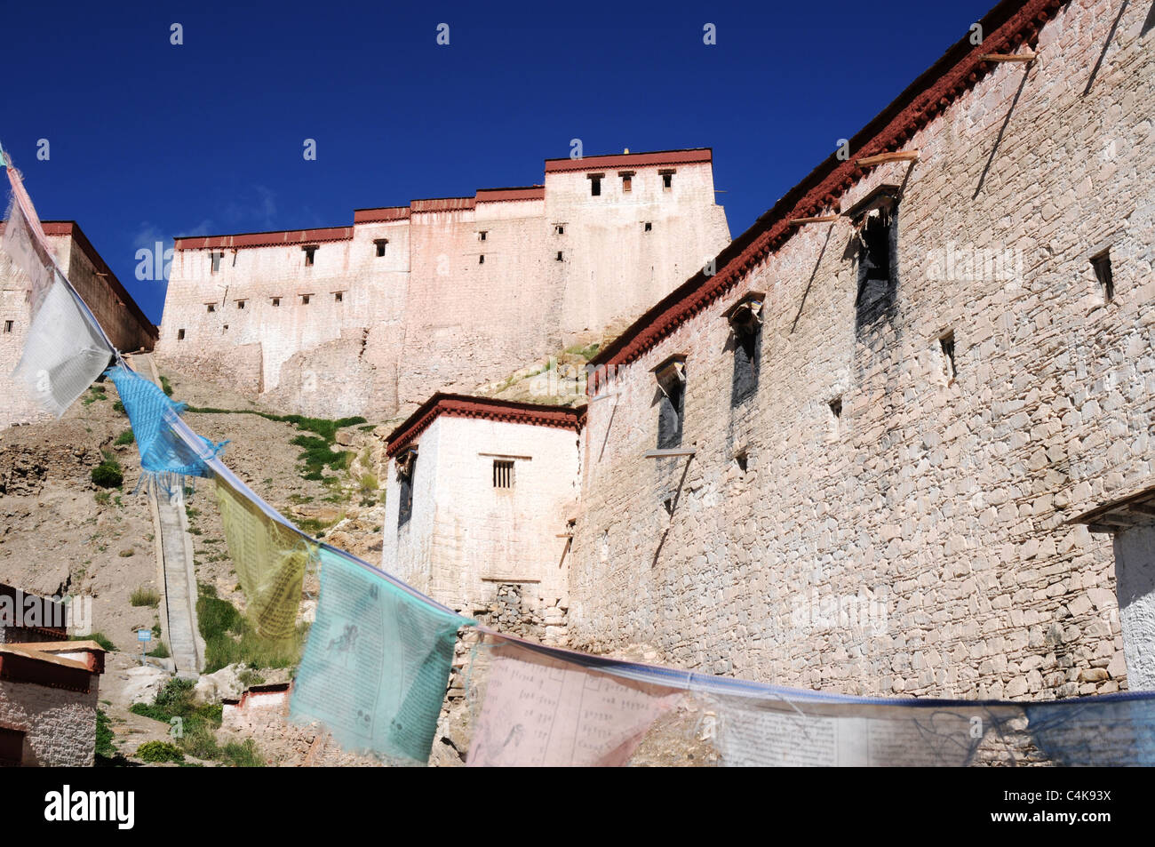 Landmark of an ancient castle in Tibet Stock Photo - Alamy
