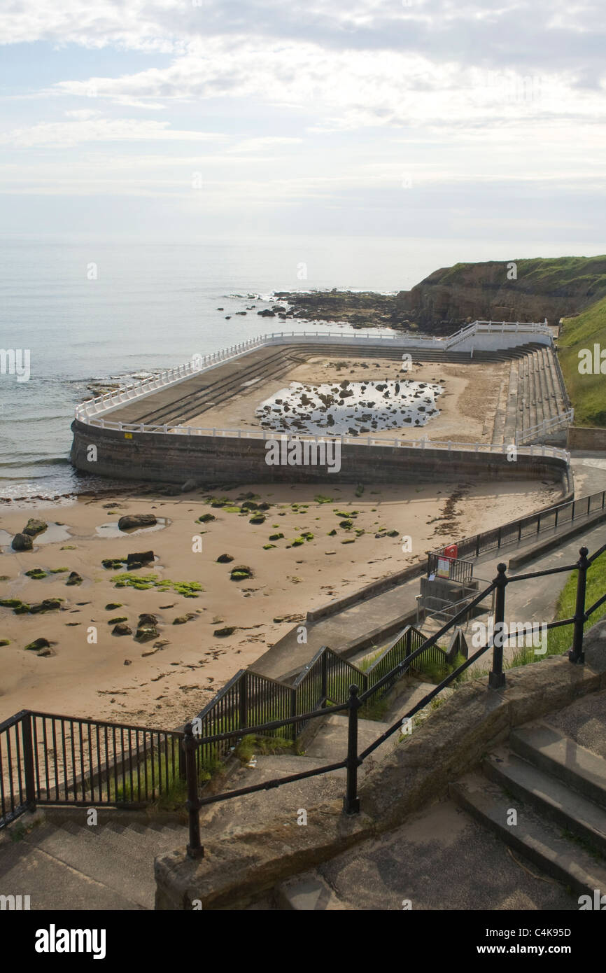 Disused outdoor swimming pool at Longsands Tynemouth Stock Photo - Alamy