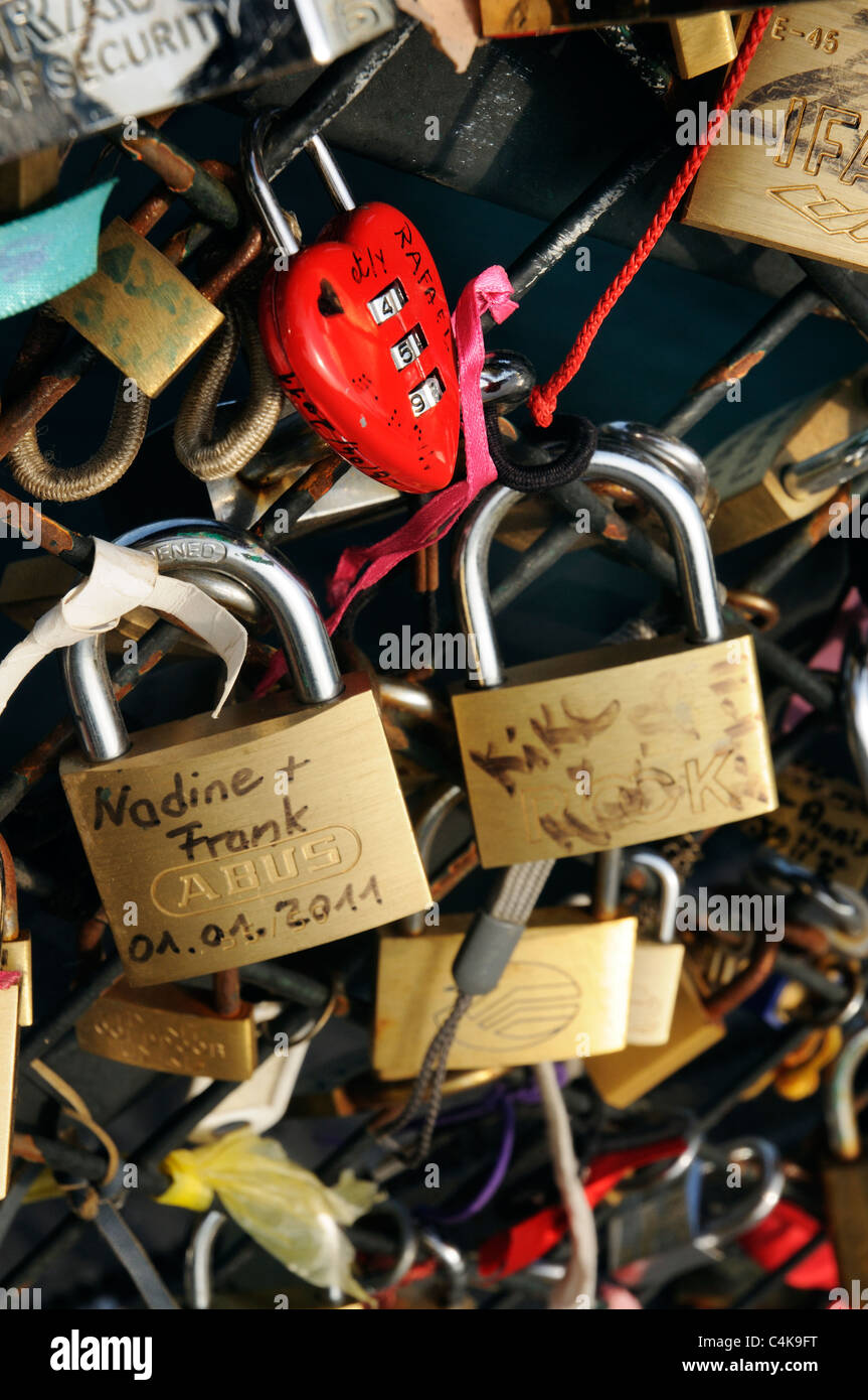 Locks lock hi-res stock photography and images - Alamy