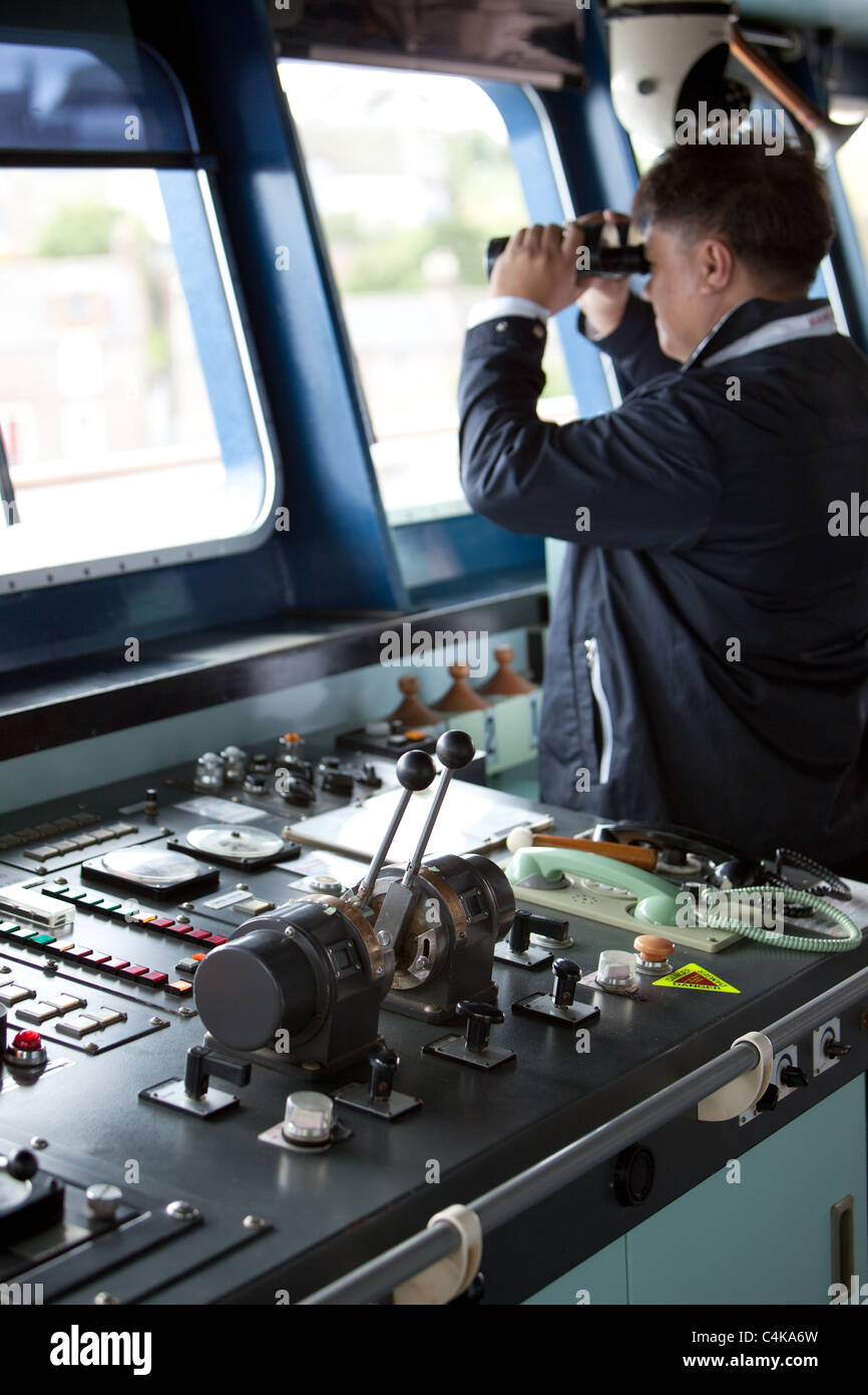 Bridge navigation instruments ship hi-res stock photography and images ...