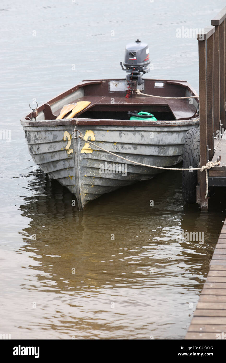 Anglers boats at Blithfield reservoir Stock Photo - Alamy