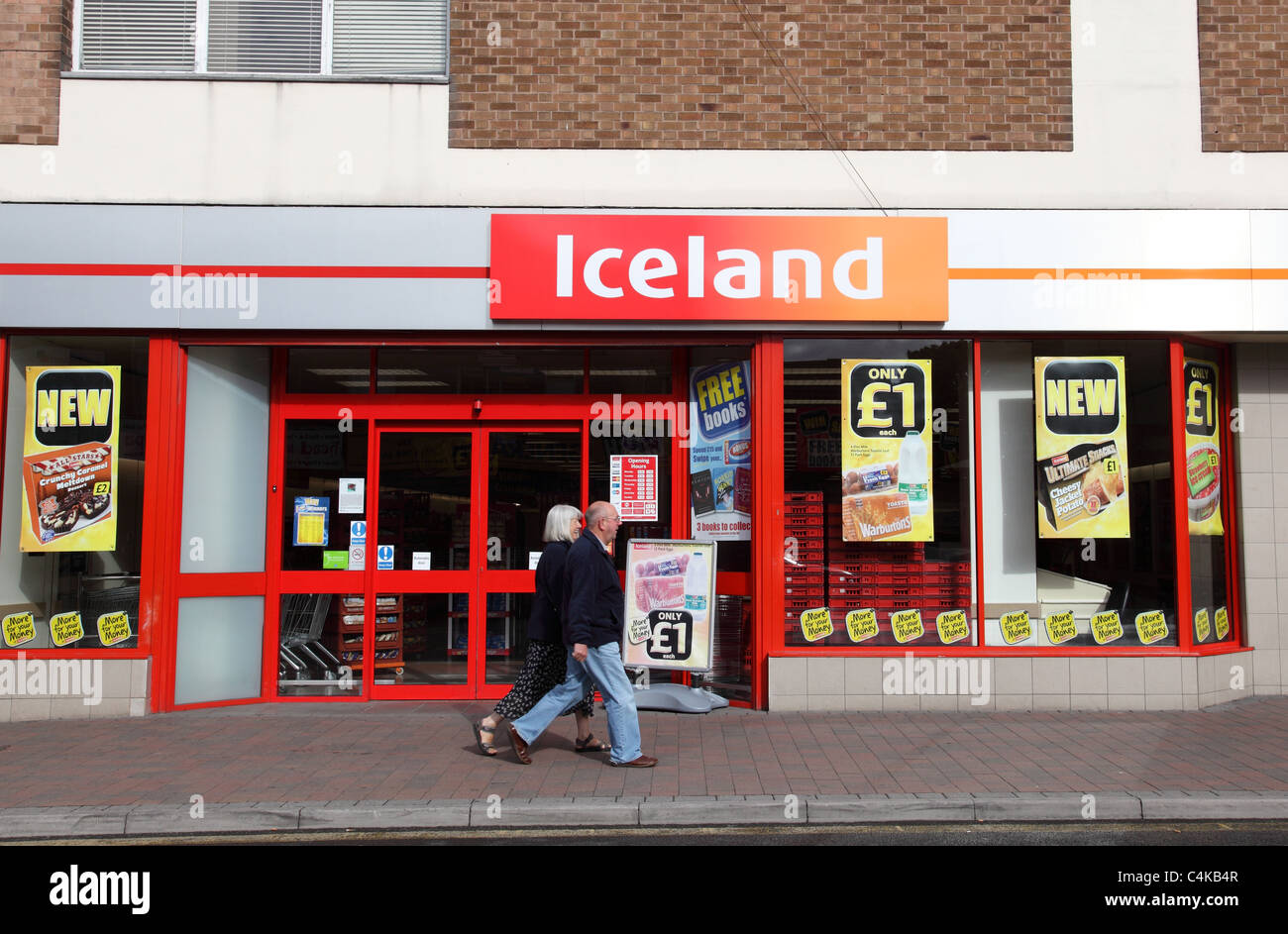 An Iceland Foods supermarket in a U.K. town Stock Photo - Alamy