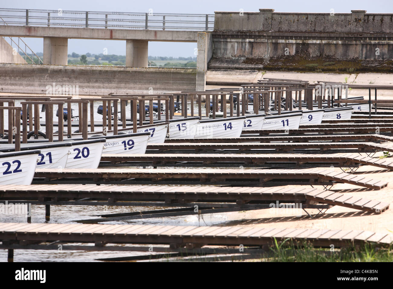 Anglers boats at Blithfield reservoir Stock Photo - Alamy
