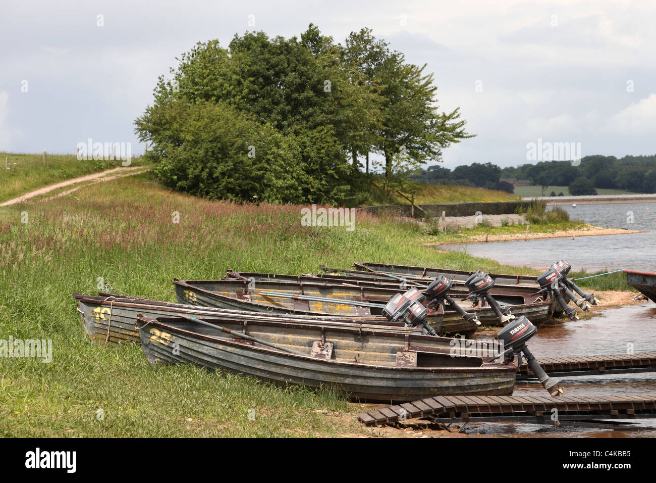 Anglers boats at Blithfield reservoir Stock Photo - Alamy
