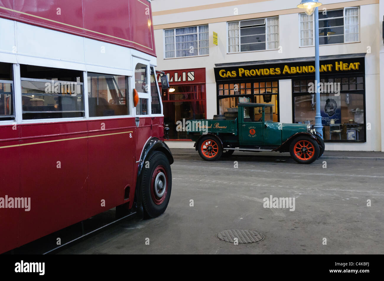 Old fashioned bus hi-res stock photography and images - Alamy