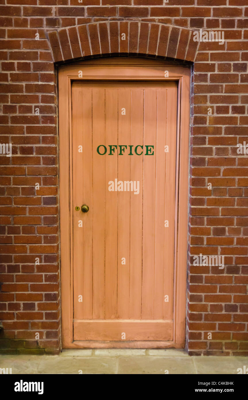 War office sign hi-res stock photography and images - Alamy