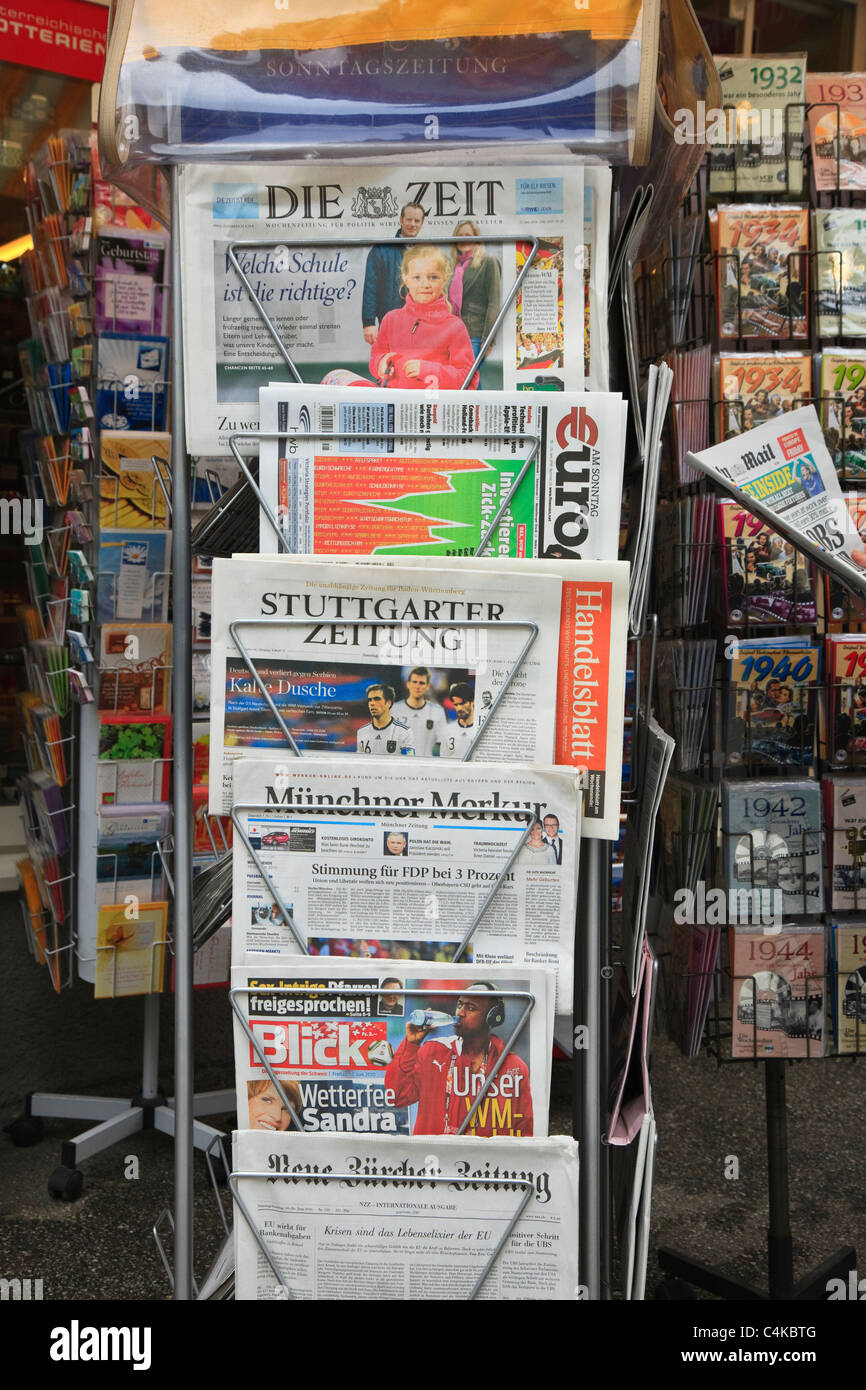 Newsagent display hi-res stock photography and images - Alamy
