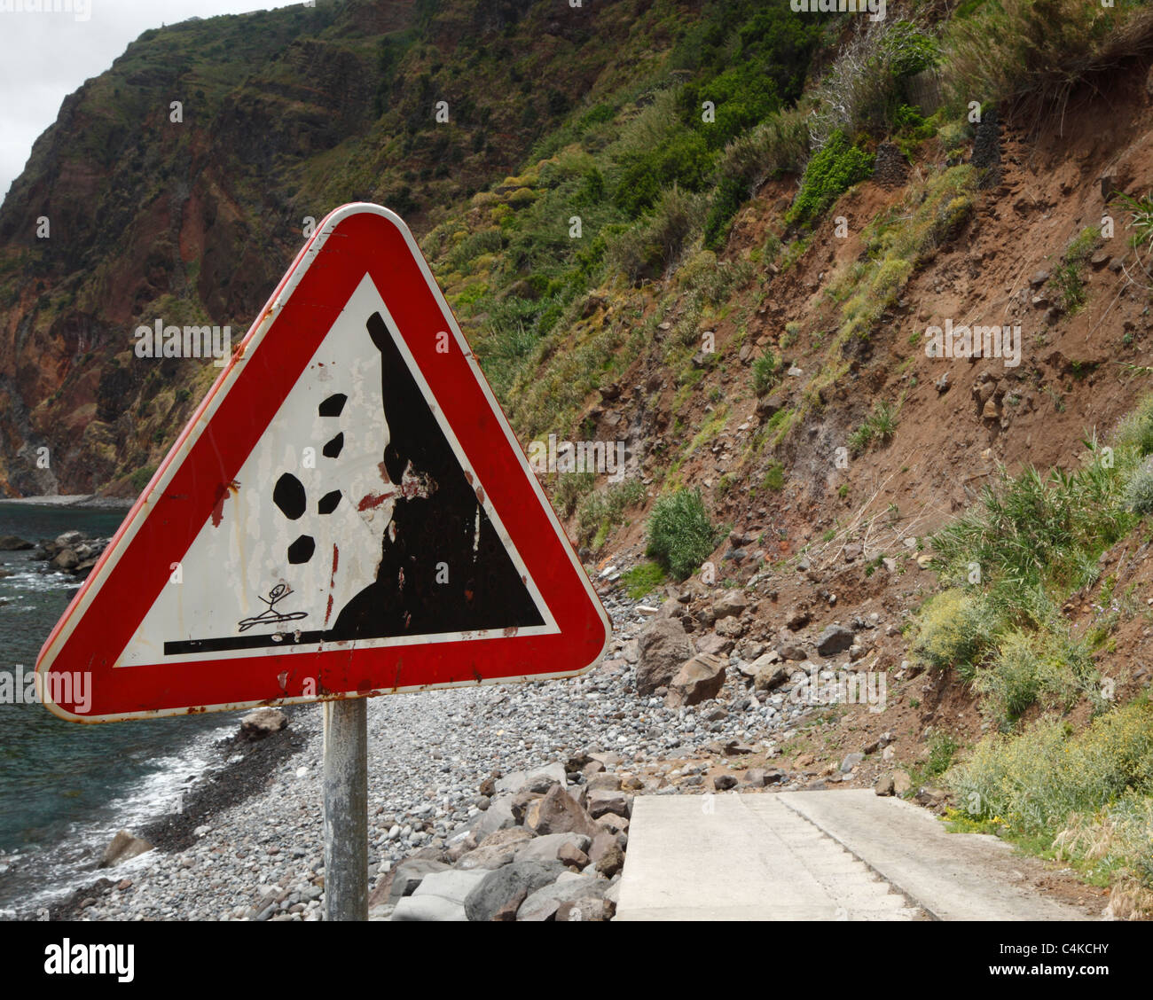 Landslide warning sign hi-res stock photography and images - Alamy