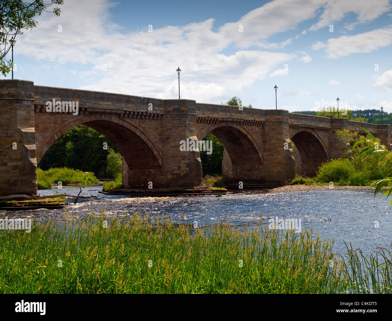 Stone arched road bridge hi-res stock photography and images - Alamy