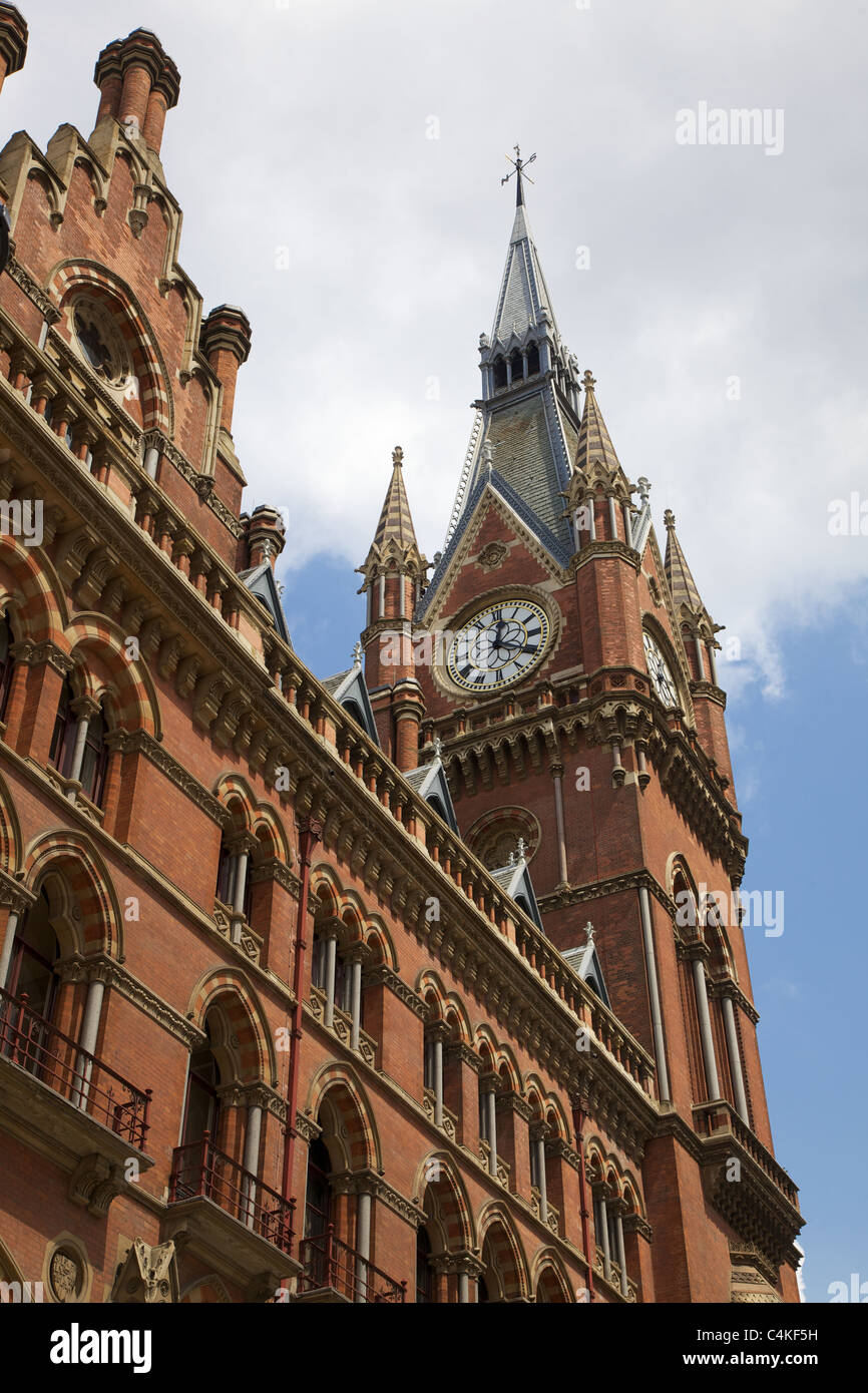 St pancras water tower hi-res stock photography and images - Alamy
