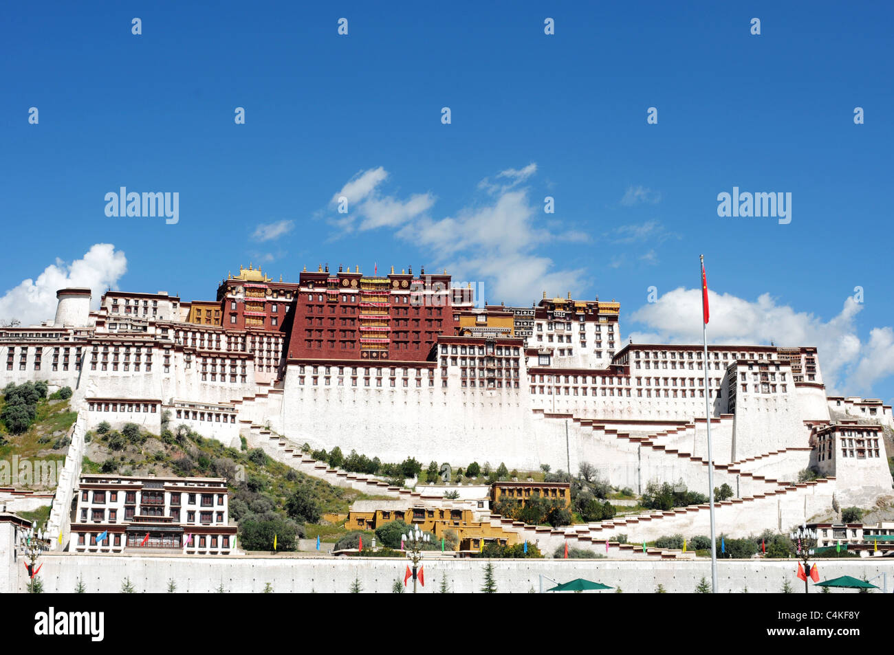 Landmark of the famous Potala Palace in Lhasa,Tibet Stock Photo - Alamy