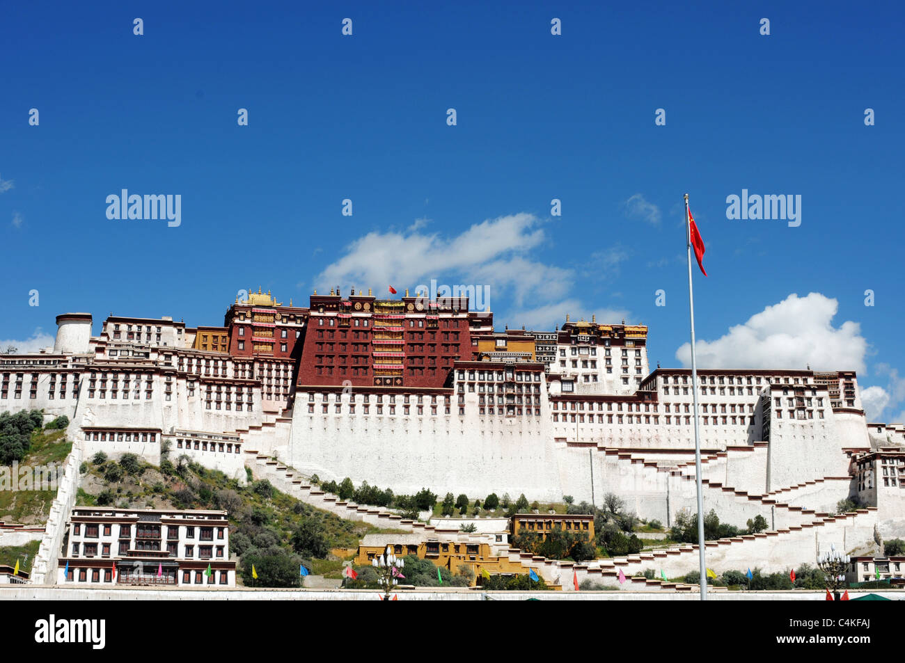 Landmark of the famous Potala Palace in Lhasa,Tibet Stock Photo - Alamy