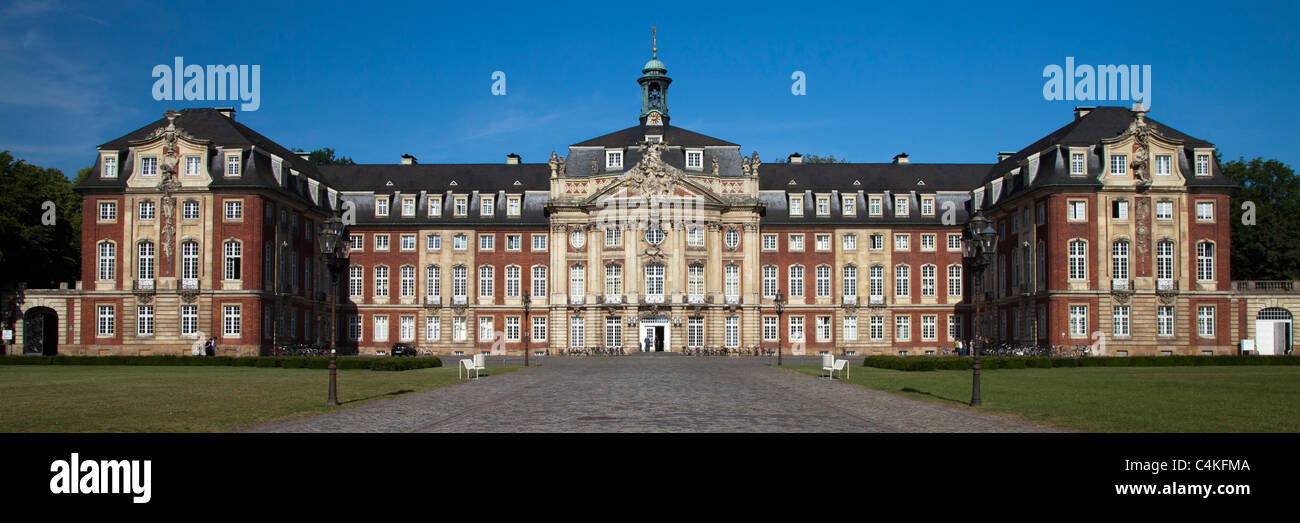 Castle of Muenster, Muensterland, North Rhine-Westphalia, Germany Stock ...