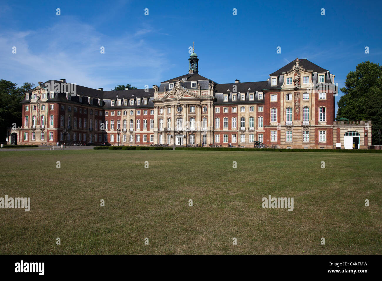 Castle of Muenster, Muensterland, North Rhine-Westphalia, Germany Stock ...