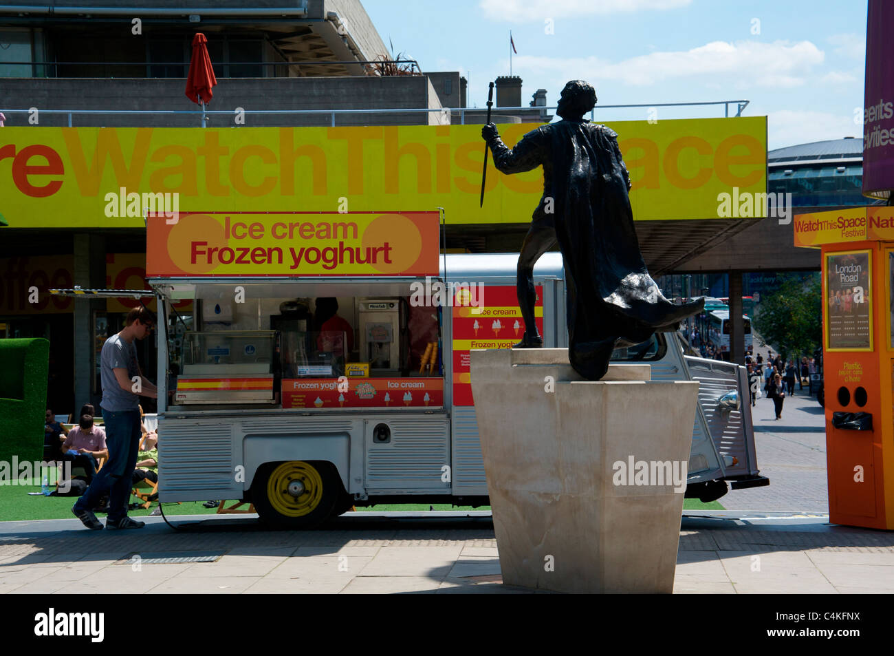 Ice cream stand hi-res stock photography and images - Alamy