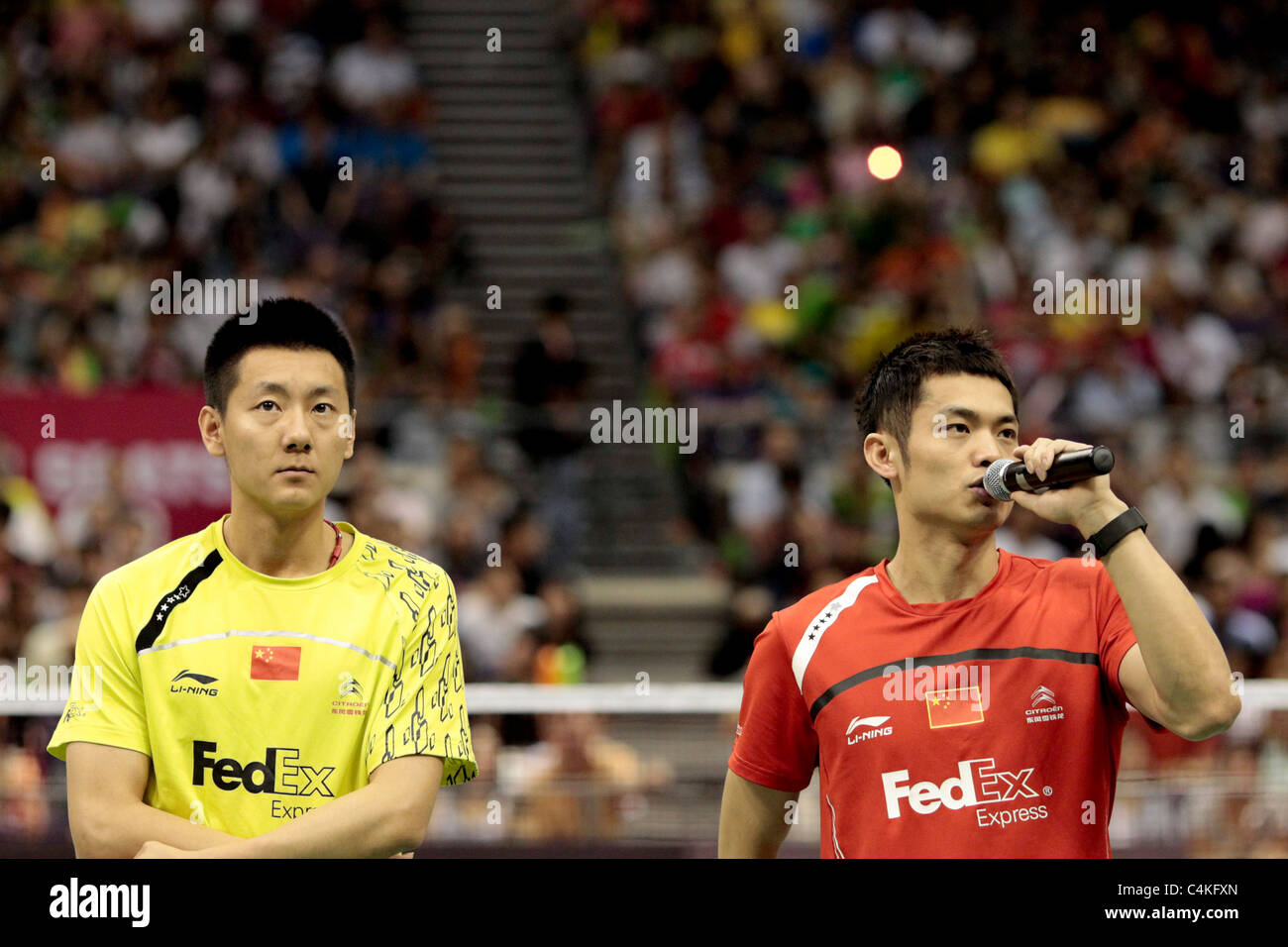 Lin Dan of China addresses the fans for his reasons for pulling out of ...