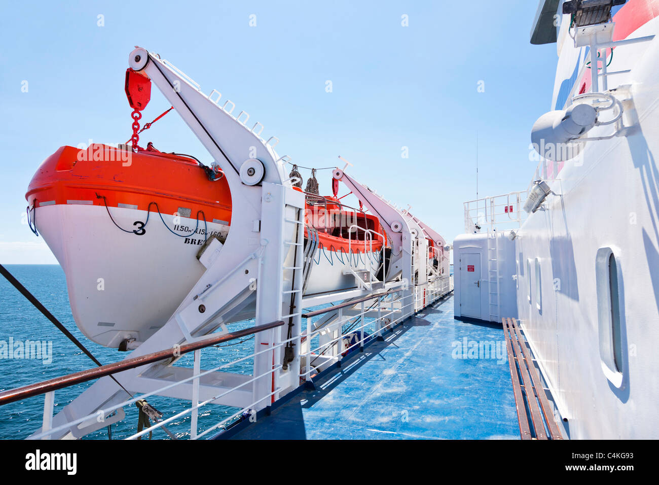 Lifeboat hi-res stock photography and images - Alamy