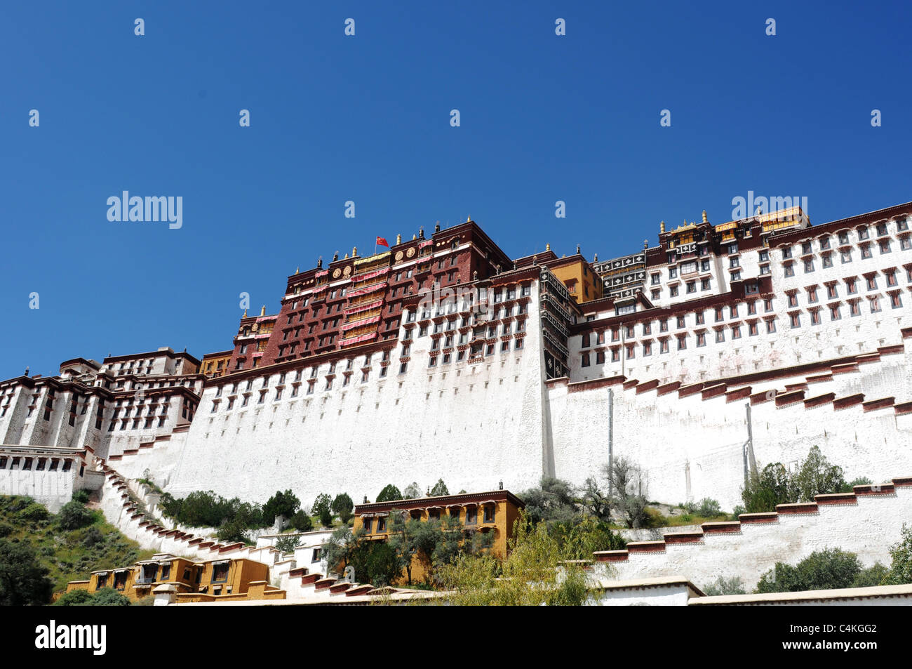 Landmark of the famous Potala Palace in Lhasa,Tibet Stock Photo - Alamy