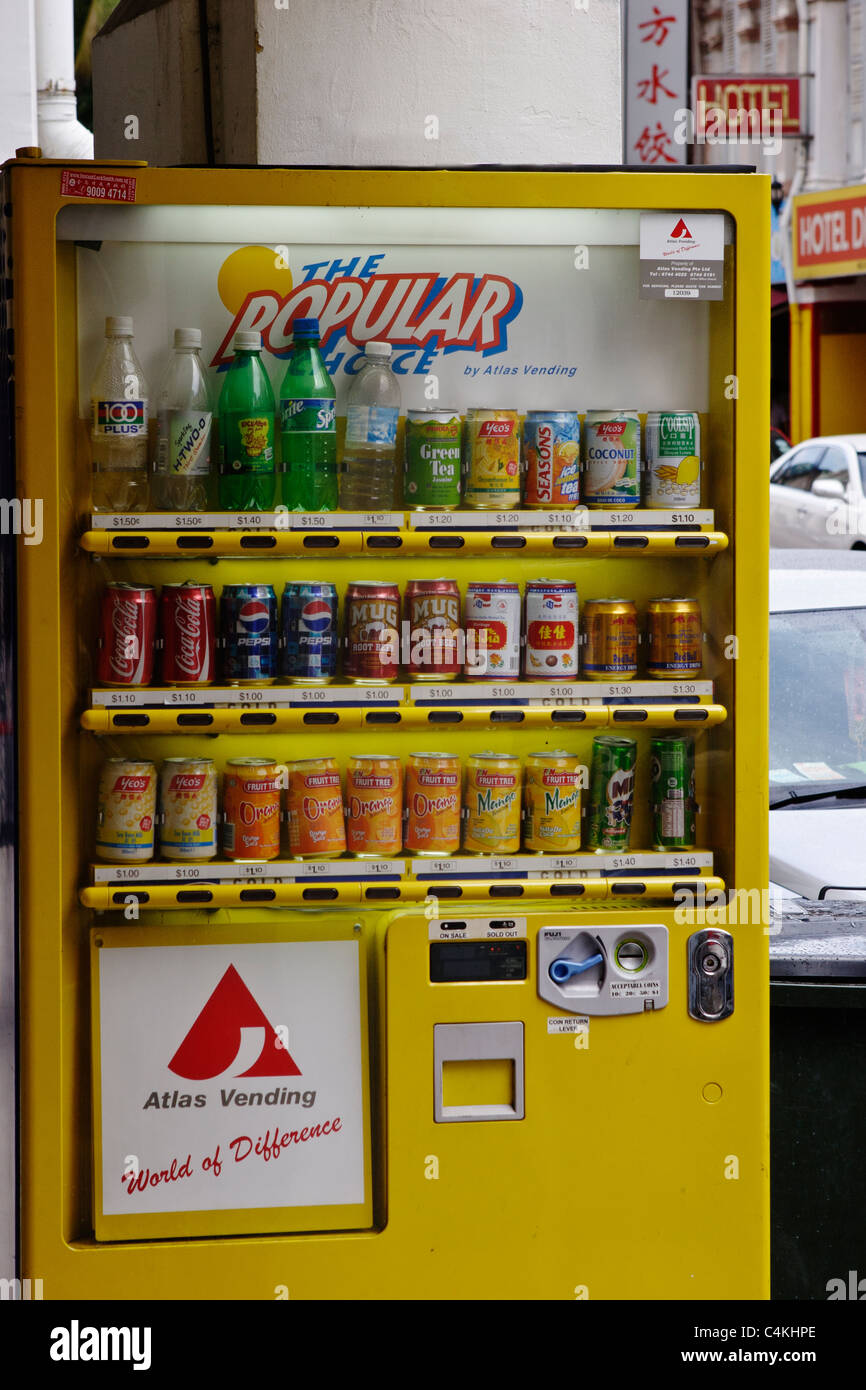 Soft drinks vending machine hi-res stock photography and images - Alamy