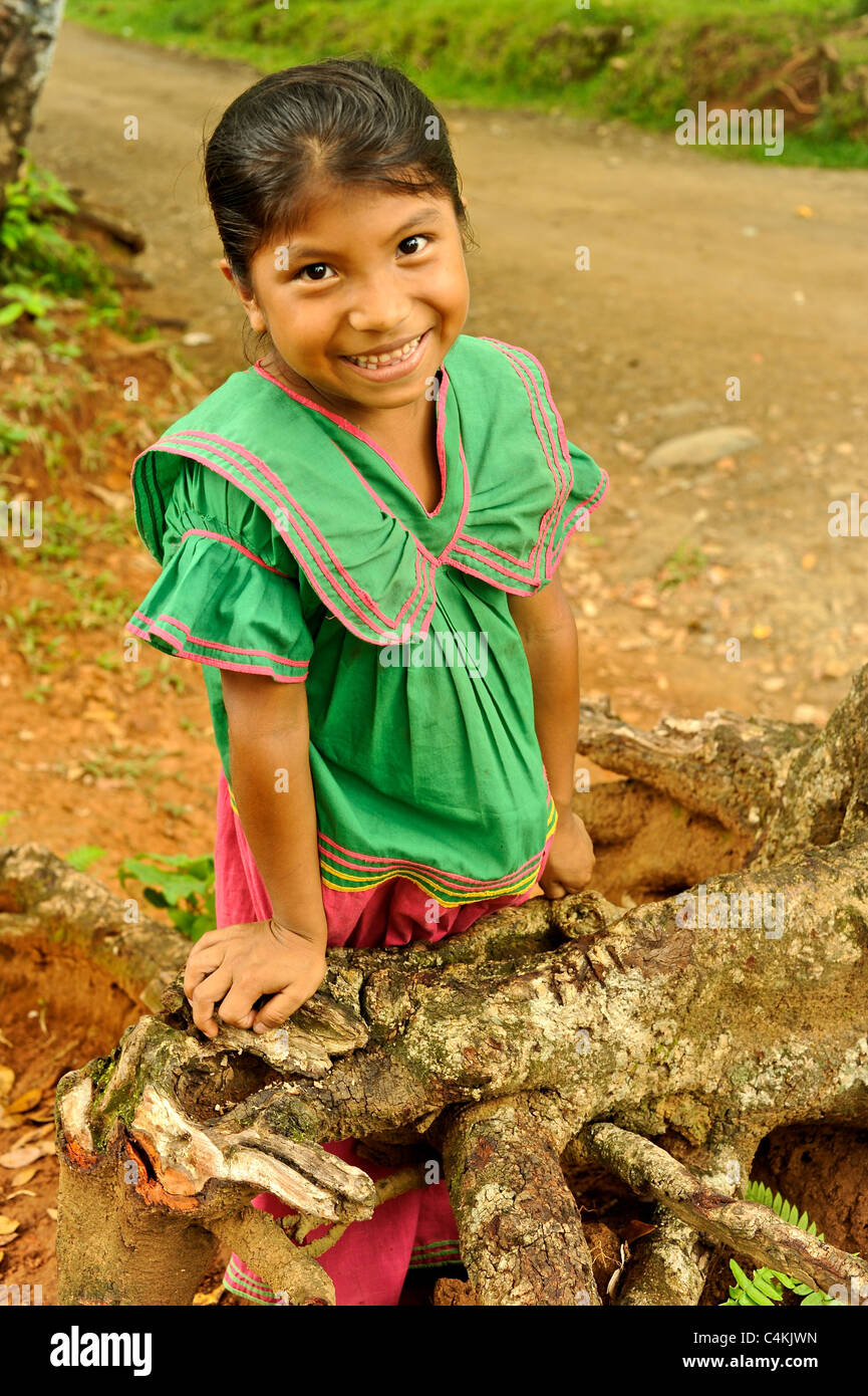 Indigenous Ngobe Bugle girl Community. Chiriqui. Panama Stock Photo - Alamy