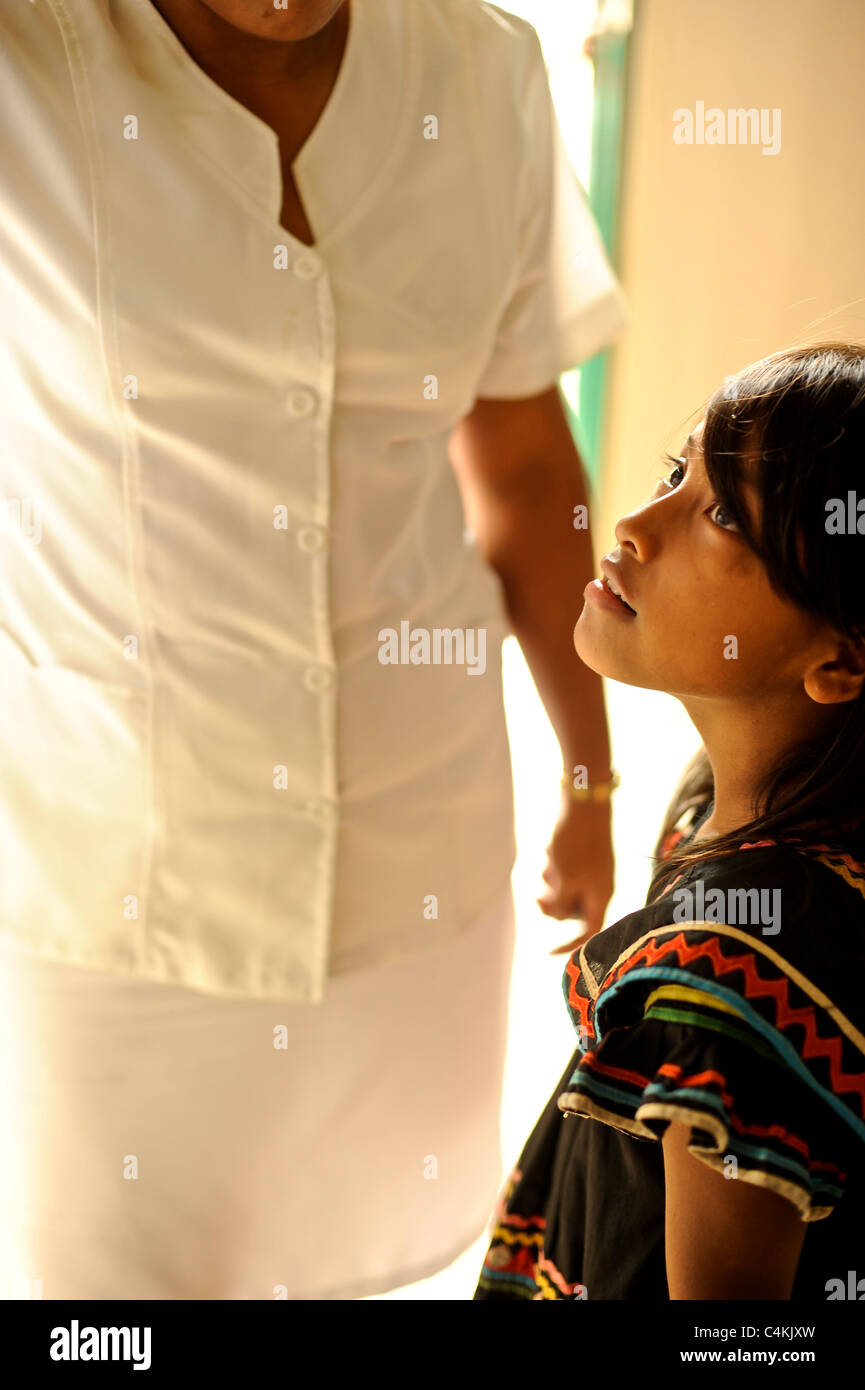 Indigenous children at the doctor. Ngobe Bugle Community. Chiriqui ...