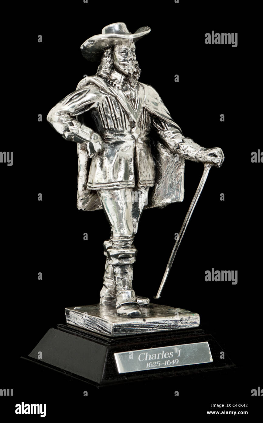 King charles i statue hi-res stock photography and images - Alamy