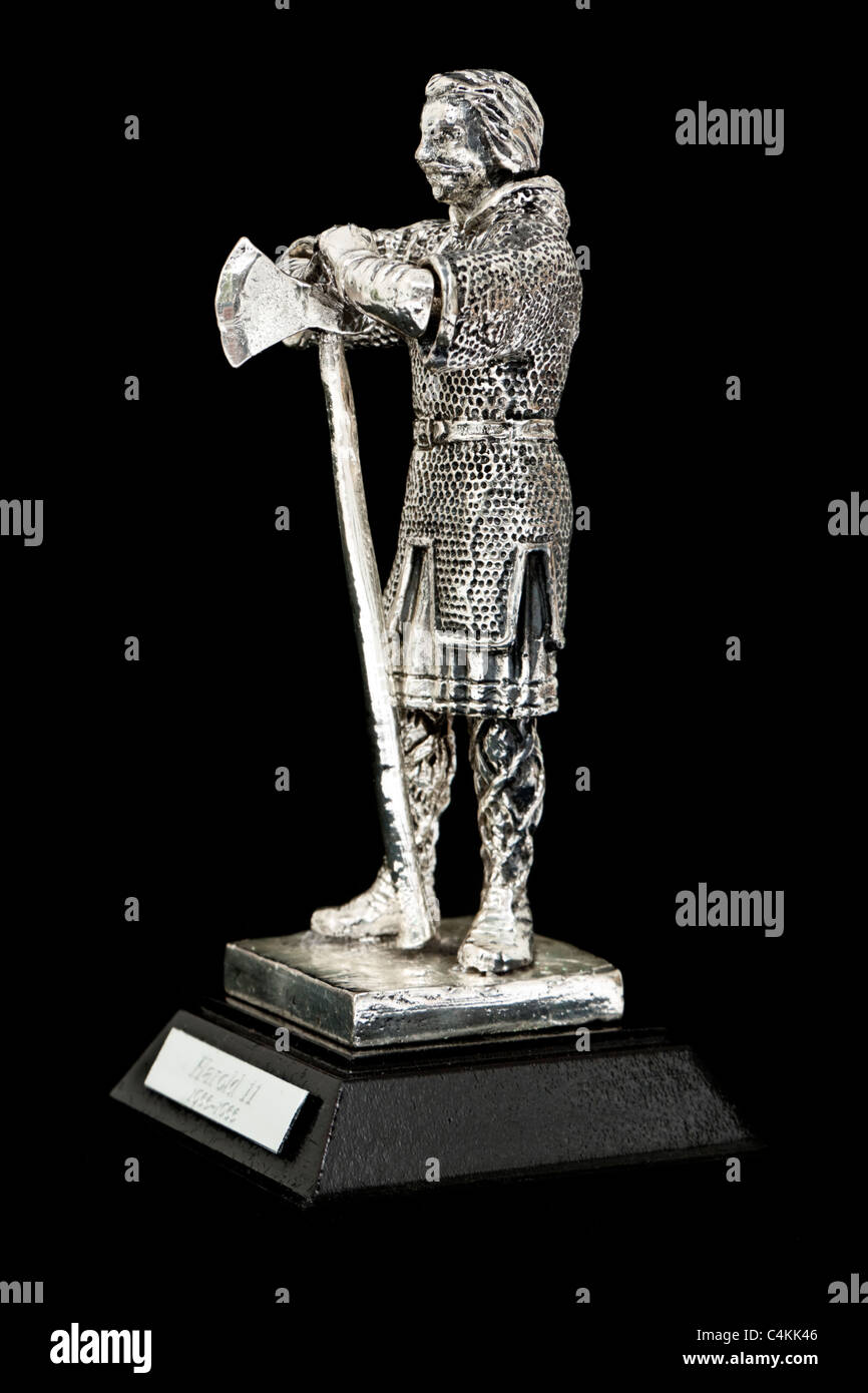 King Harold II (1066-1066) pewter sculpture by Royal Hampshire Art ...