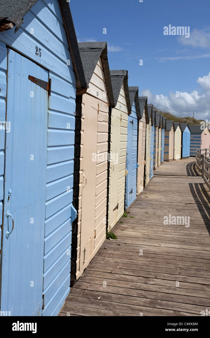 Beach huts for rent hi-res stock photography and images - Alamy