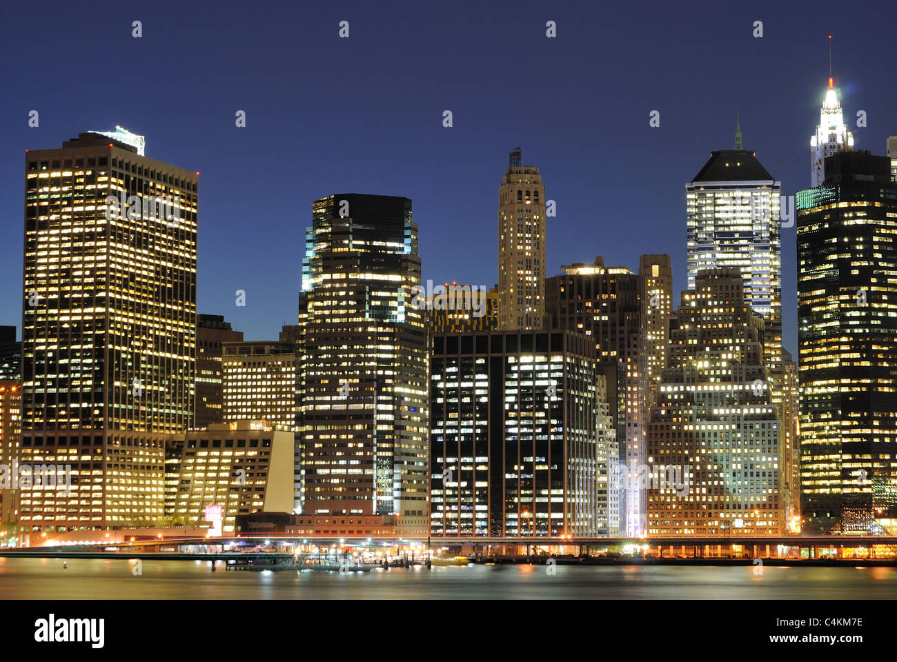 Lower Manhattan at night from the Brooklyn Heights Promenade Stock ...