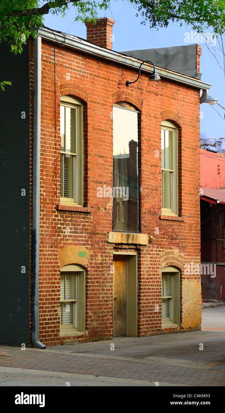 Brick alley hi-res stock photography and images - Alamy