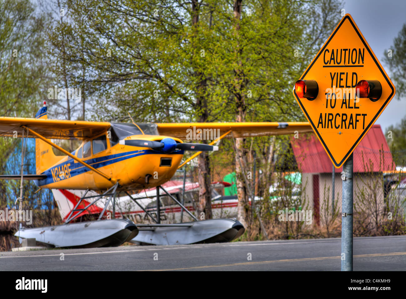 Caution yield to all aircraft hi-res stock photography and images - Alamy