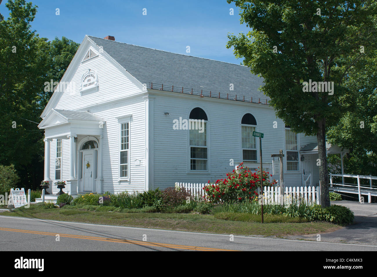 Town library hi-res stock photography and images - Alamy