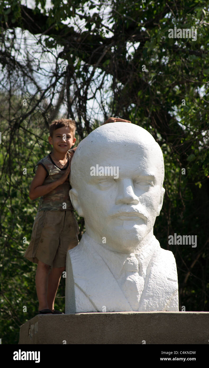 Children lenin hi-res stock photography and images - Alamy