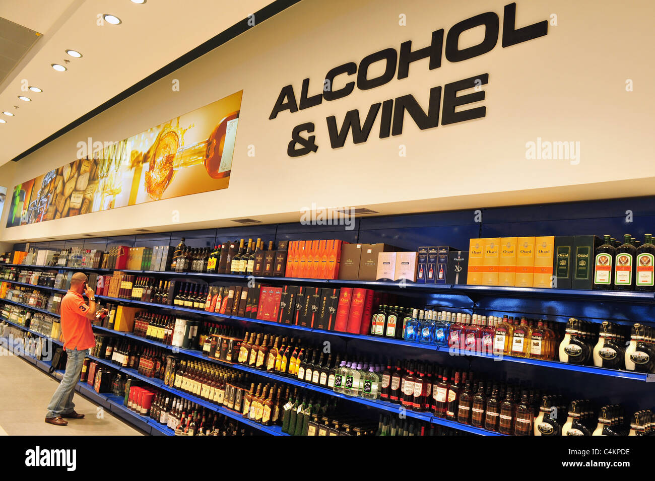 Alcohol Beer Shelf Store High Resolution Stock Photography and Images ...