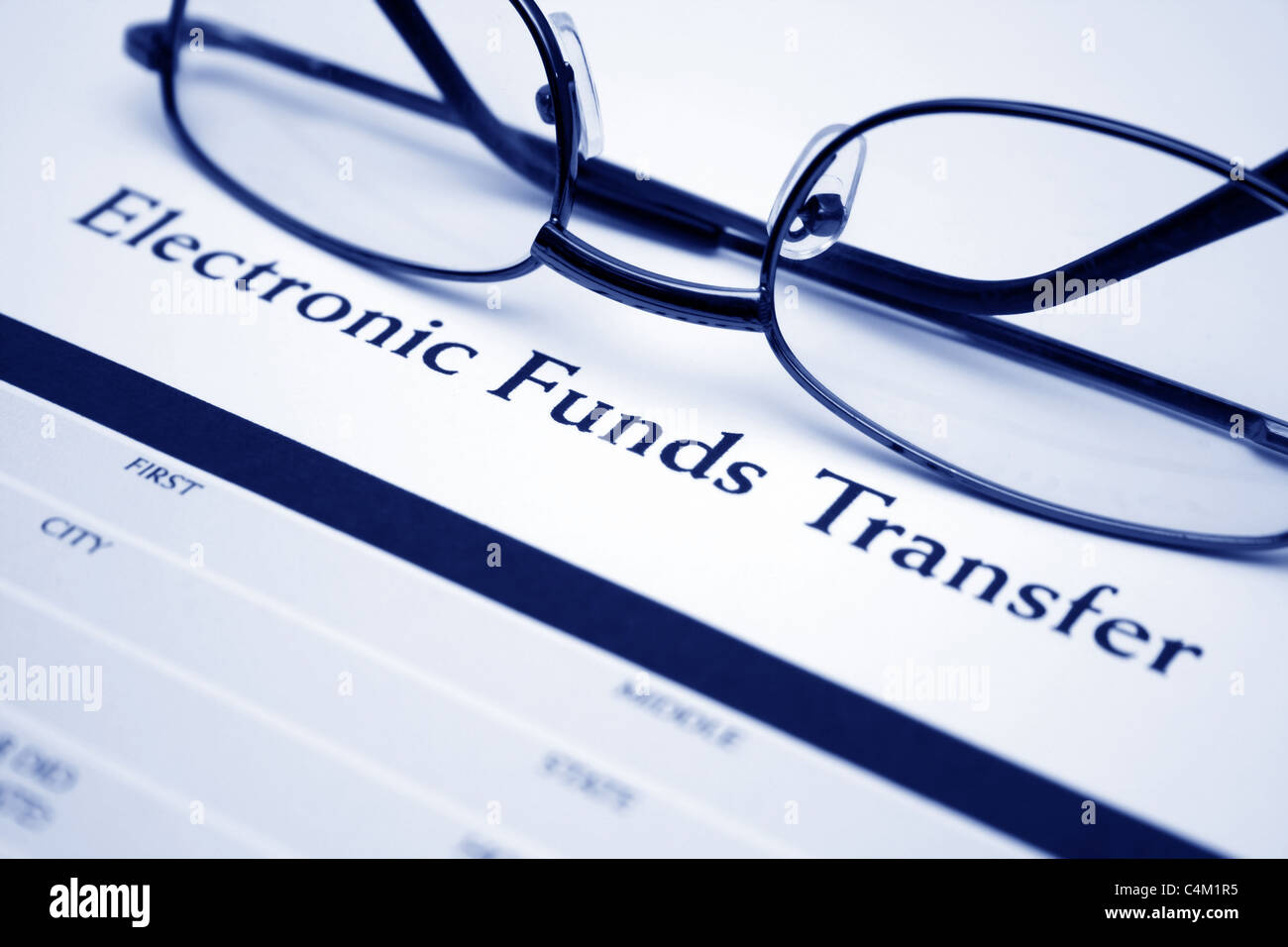 Electronic funds transfer hi-res stock photography and images - Alamy