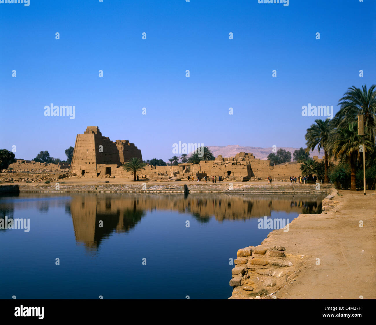 Karnak Egypt Sacred Lake & Temple Of Tuthmosis Iii Stock Photo - Alamy