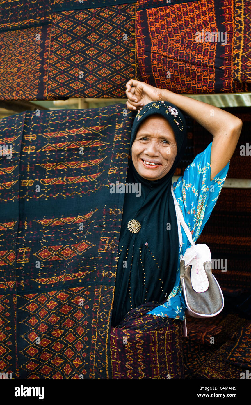 Ikat textiles flores island hi-res stock photography and images - Alamy