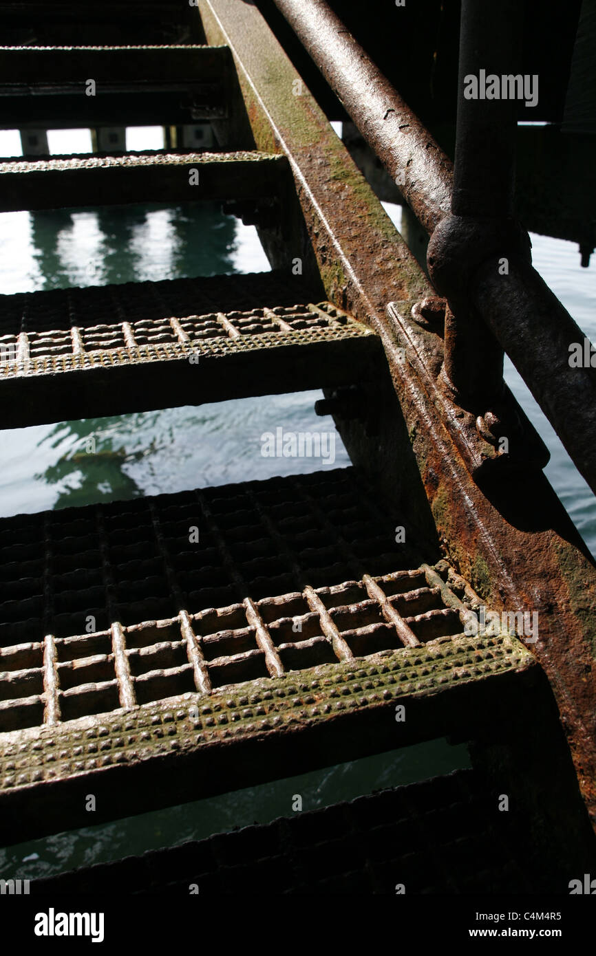 old jetty by sea Stock Photo - Alamy