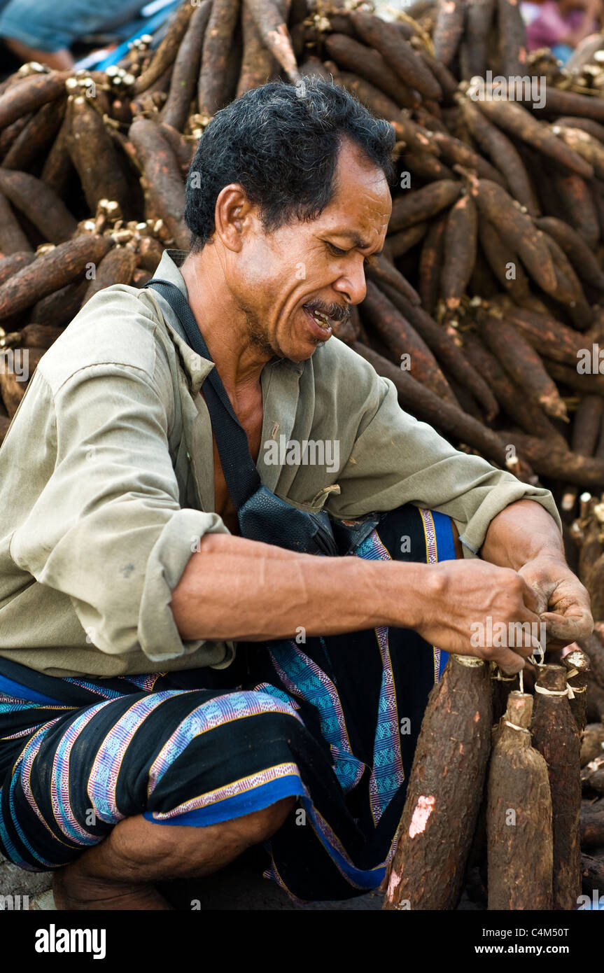 Pasar scene ende flores indonesia Stock Photo - Alamy