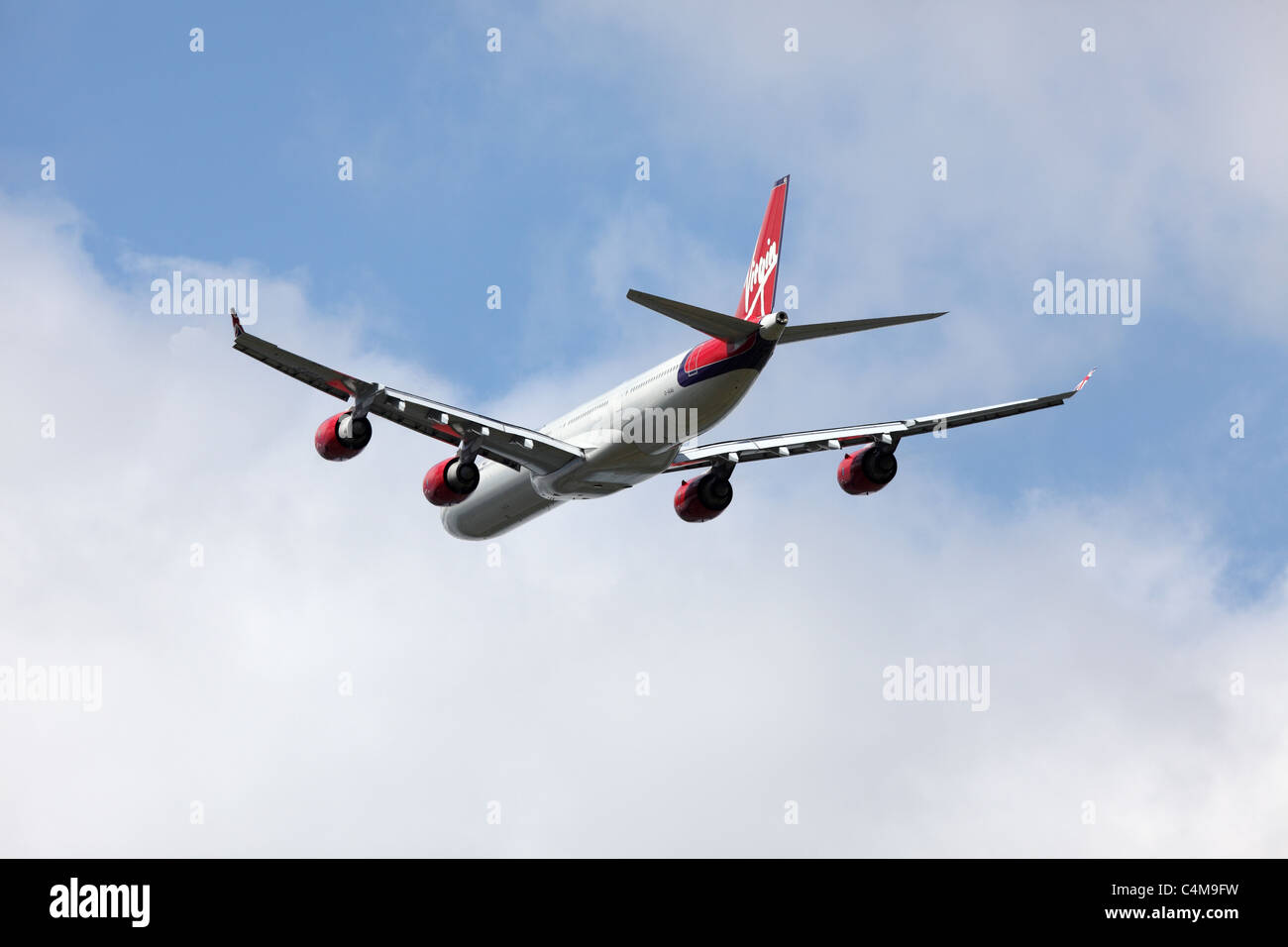 Airport taking off heathrow hi-res stock photography and images - Alamy